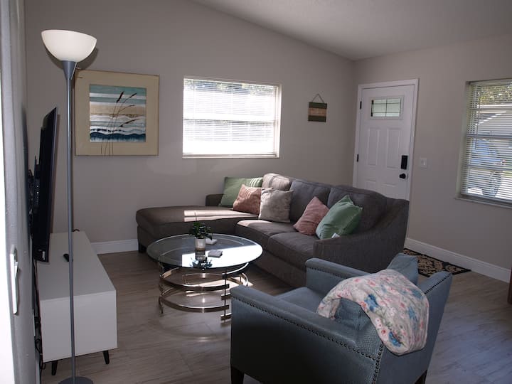 All New! 2bd Near Manatees, Beach & Scallops - Crystal River, FL