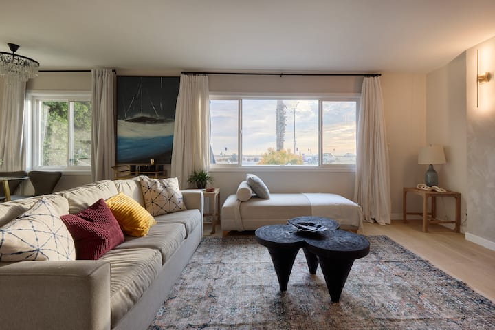 Luxury Oceanfront Stay With Dreamy Sunsets - Long Beach, CA