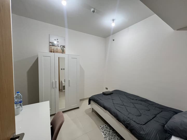 Quite Room In New Appartement Near To Galeria Mall - Abu Dhabi