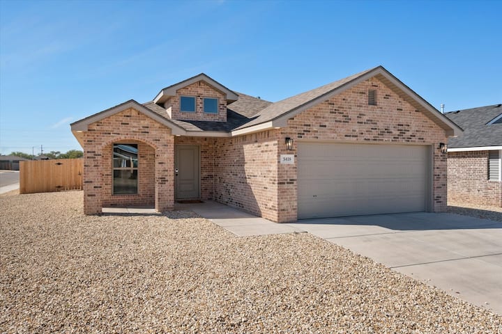 Lbk Home Away From Home | 10 Mins From Ttu - Lubbock, TX