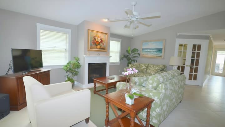 Aloha House: Perfect For Families, Close To Beach! - Laie, HI