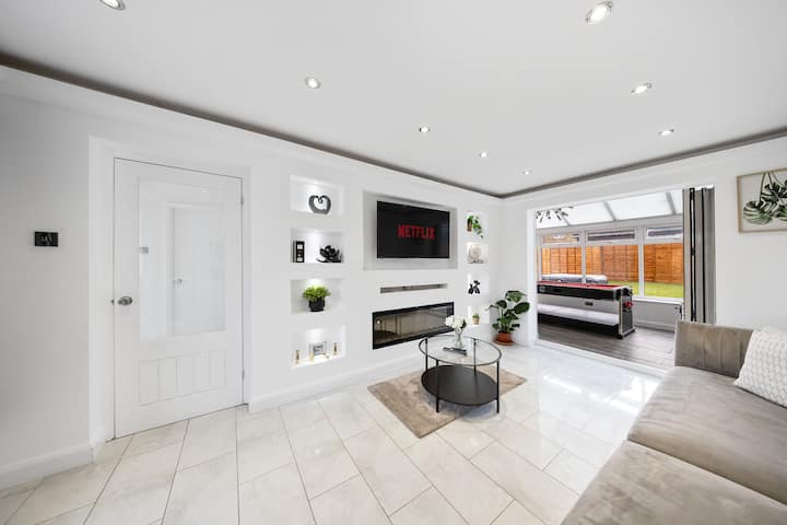 Twydall Entire House - Kent