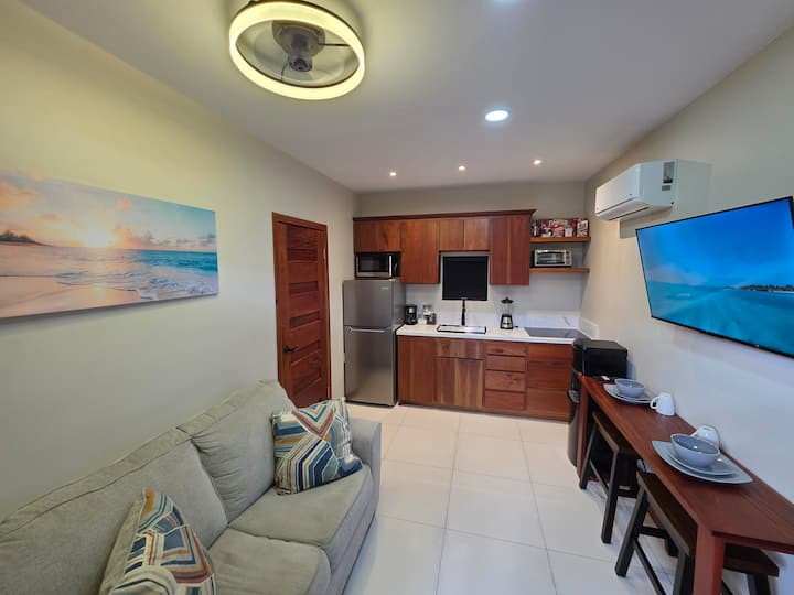 Central & Modern 1 Bed Apartment In San Pedro Town - Belize