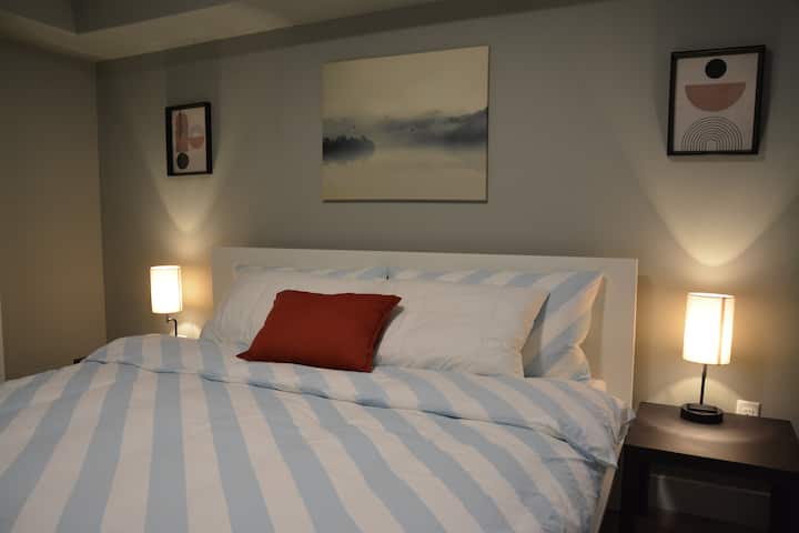 1 Bed - King Size Bed And Sofa Bed - Halifax