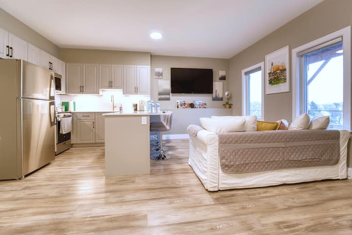 1 Bed - King Size Bed And Sofa Bed - Halifax