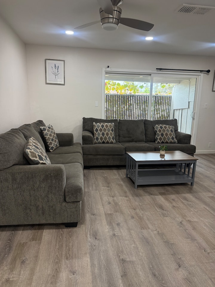 Pleasant 2 Bedroom Apartment! - Concord, CA