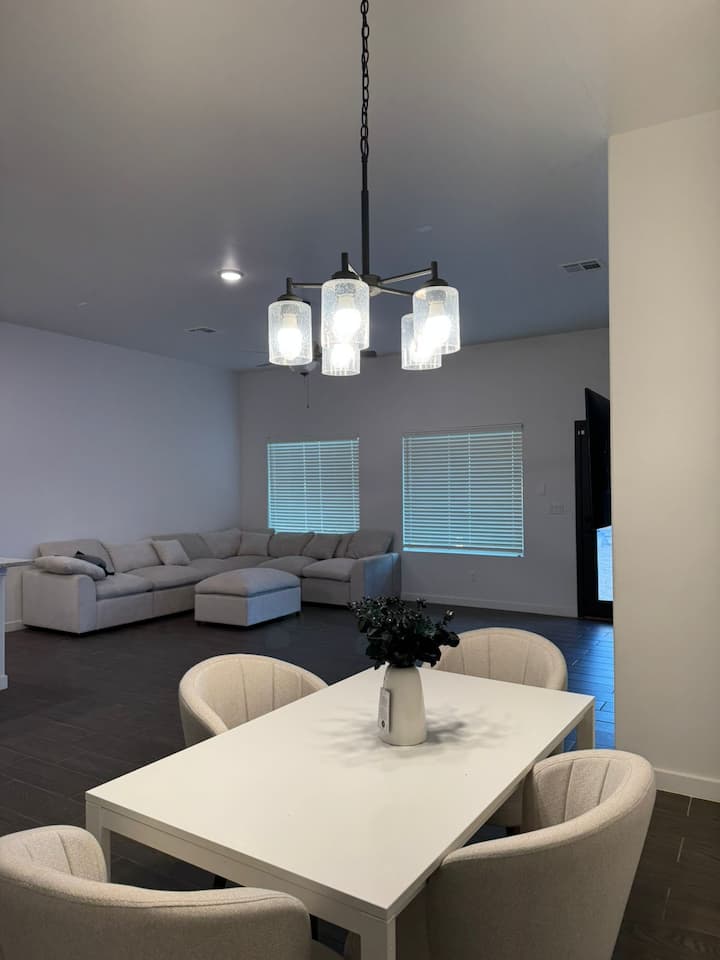 Somelia House - Santa Teresa, NM