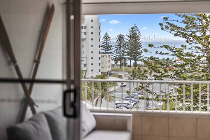 Top-floor Ocean Views, Bbq, Walk To Snapper Rocks - Coolangatta