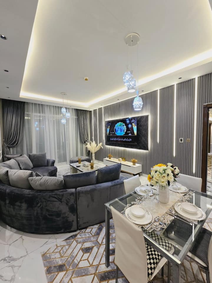 شقه عائليه فخمه جدا ثلاث غرف وصاله فى قلب عجمان - Ajman