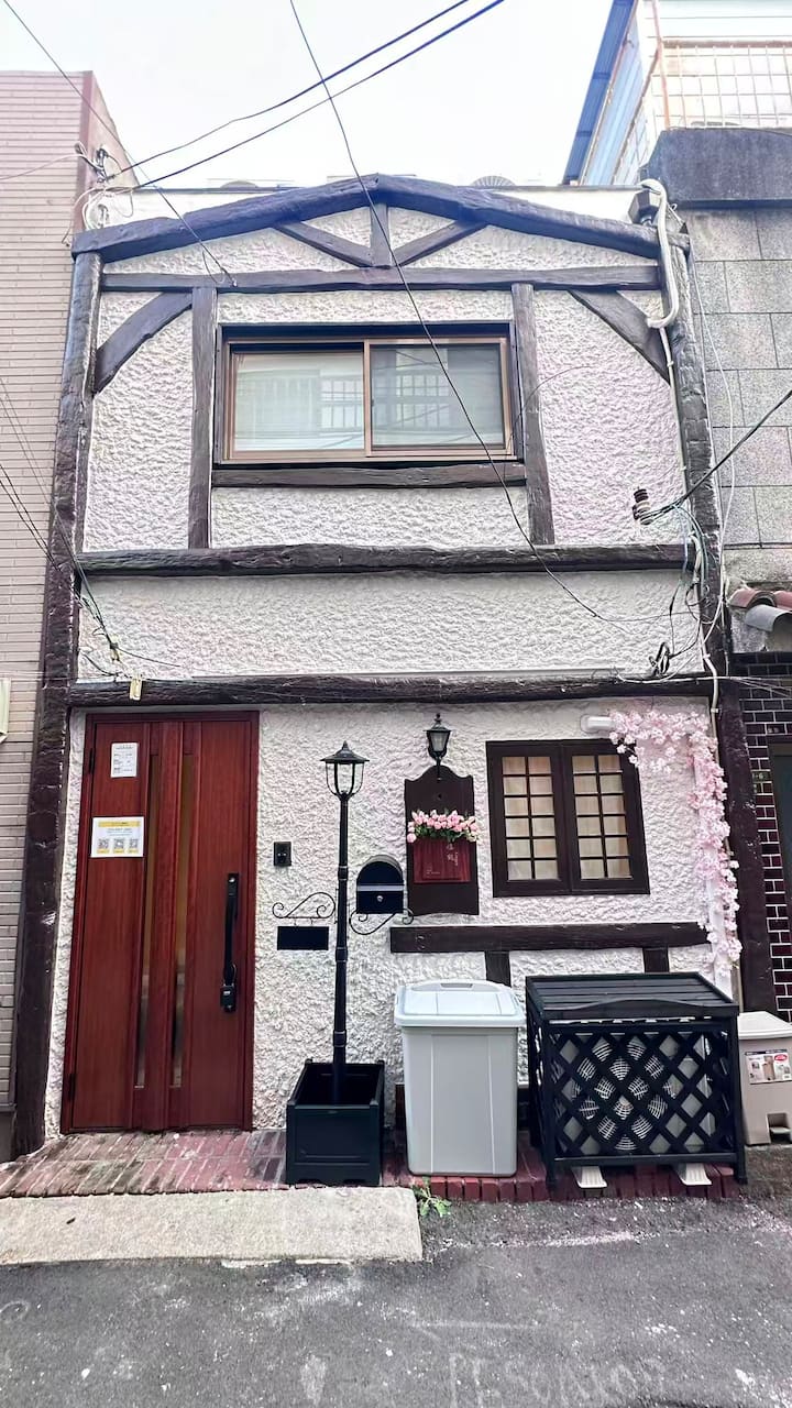 Miyu・rinka | 2 Baths, 2 Toilets, Sleeps 8 - Japan