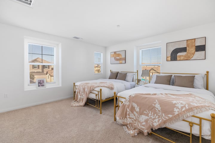 Alamo Bliss/4br 6beds/2tvsyour Home Away From Home - チノ, CA