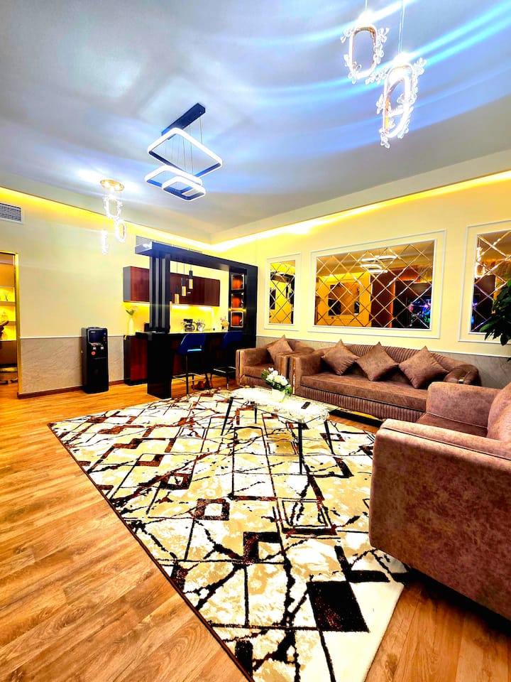 شقه فى قمه الفخامه والرقي غرفتين وصاله بسعر ممتاز - Sharjah