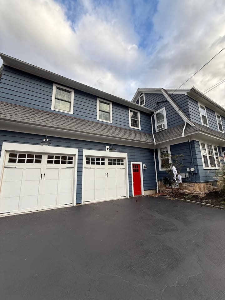 Sunny In-law Retreat - Connecticut's Beardsley Zoo