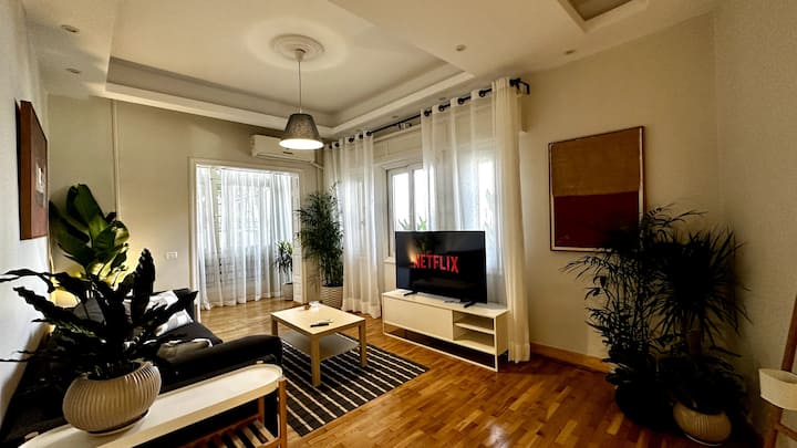 Nile Whispers/ Charming 1br Nile View Zamalek - Cairo