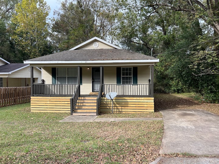 3 Bedroom Home Near Downtown Dothan - Dothan, AL