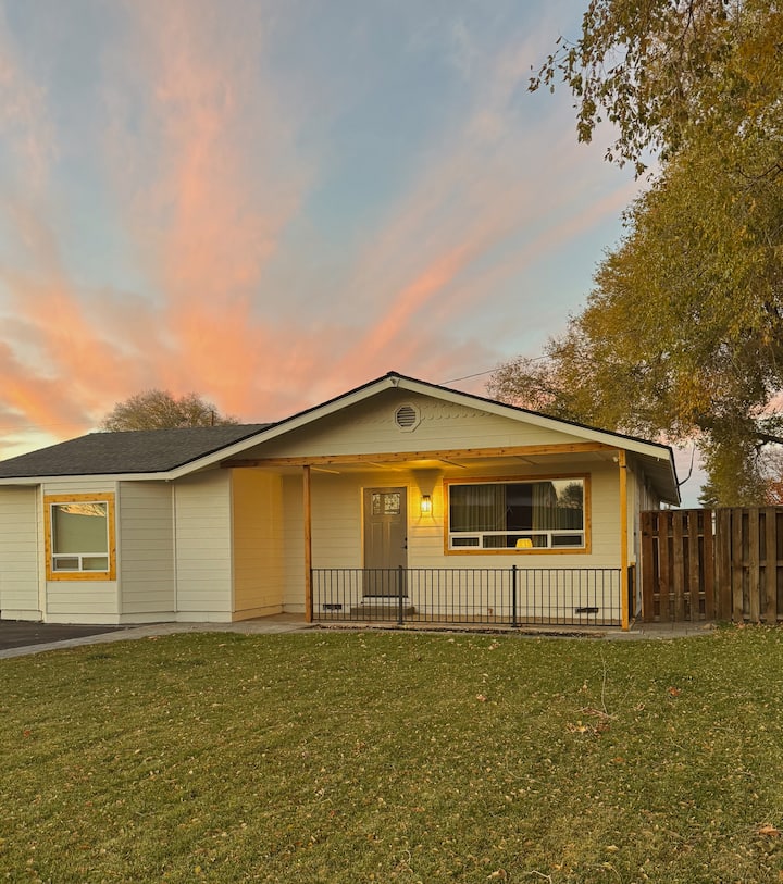 The Gather House Redmond • Cozy + Central - Redmond, OR
