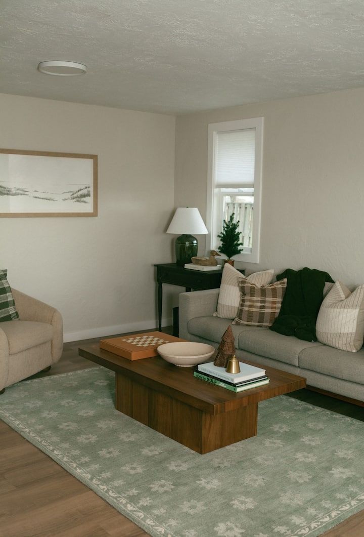 The Gather House Redmond • Cozy + Central - Redmond, OR