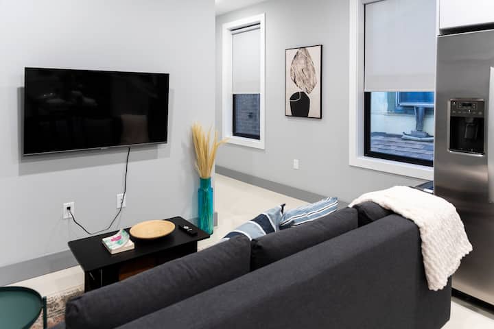 Modern 2br • Quick Nyc Access + Free Parking - Manhattan