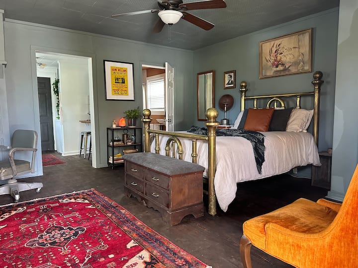 The Daisy Mae - Florence, AL