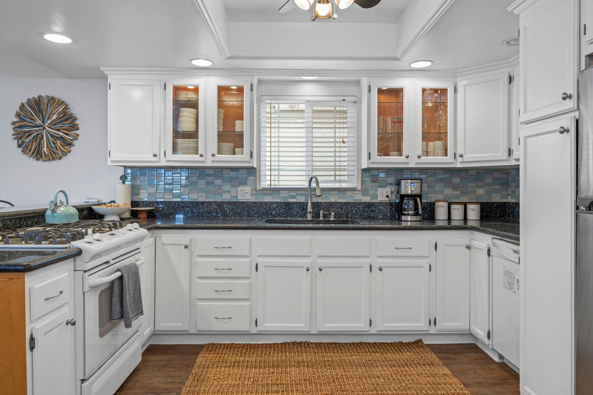 Silver Strand Beach Blue Crush with SUP & Roof Top - Houses for Rent in ...