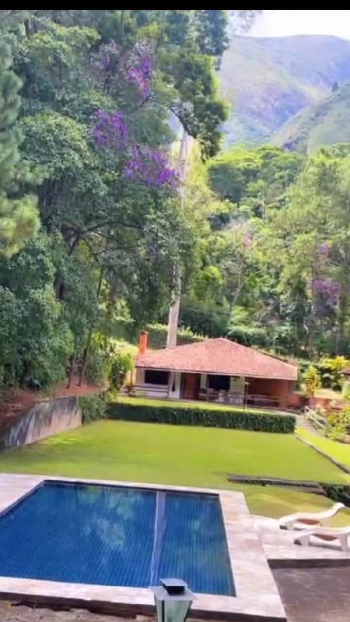 Paz, Tranquilidade E Sofisticação Em Araras. - Petrópolis