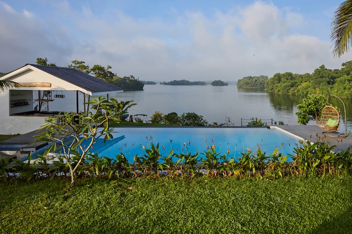 Cavinti Lakeview Cabin With 2 Double Beds - Cavinti