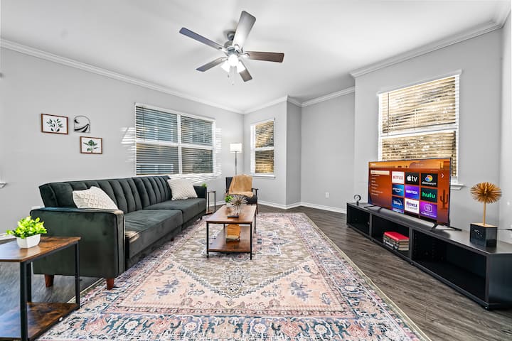 Spacious 2br Home With Pool And Wifi - North Side - Fort Worth