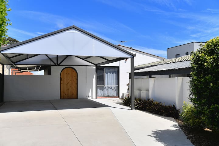 Seabreeze Villa - Rockingham