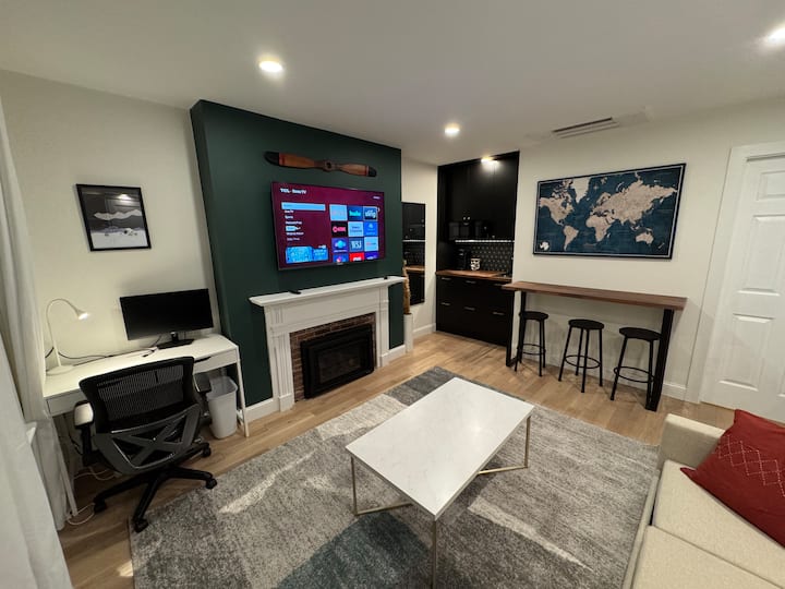 Stylish Boston Getaway | Rooftop & Fireplace - Boston, MA