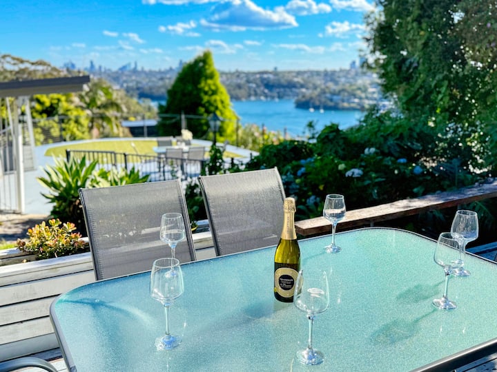 Stunning Harbour Views - Large House Near Manly - Sydney