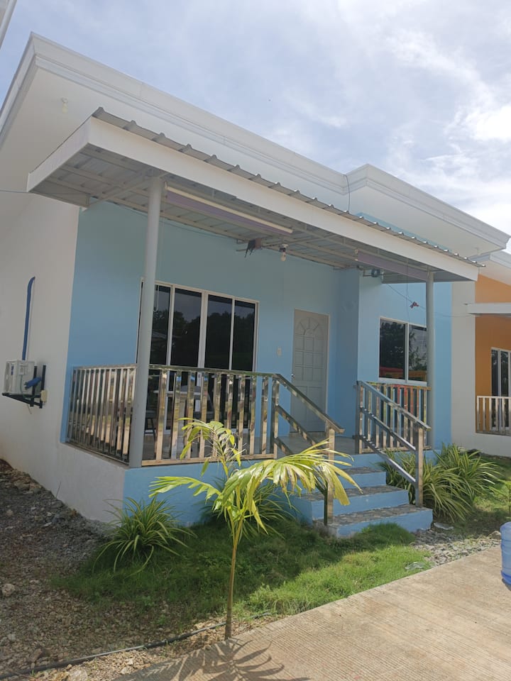 House #4
Houses With Pool, Jacuzzi
And Restobar. - Madridejos