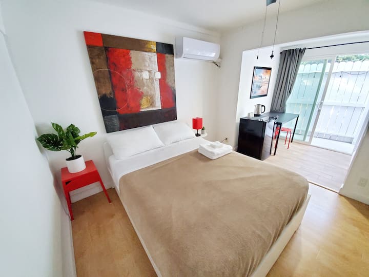 Private Eoom W/ Patio 12 Miles To Disney - La Habra, CA