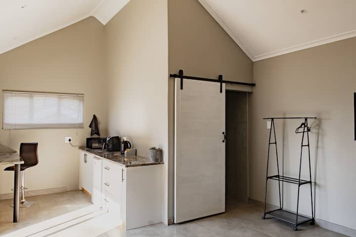 Heights Studio No. 2 Apartment In Hilton - Howick