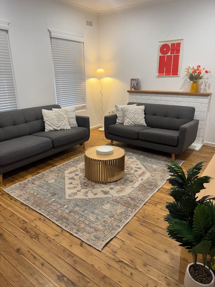 Spring Villa - Wagga Wagga