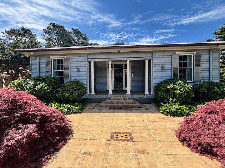 Mulwaree – A William Hardy Wilson Cottage. - Wentworth Falls
