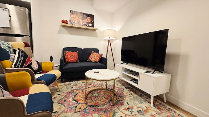 80's Hollywood Hideway /2br Pet-friendly - Beaumont