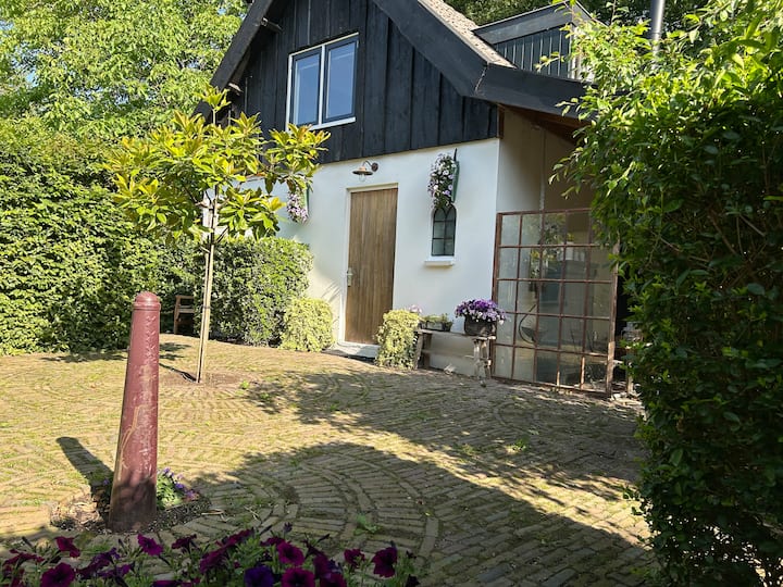 Cozy Tiny Cottage Van Alle Gemakken Voorzien - Wageningen