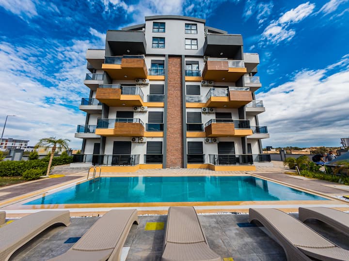 Dorado Suit 1 Queen Bed, Pool View With Balcony - Antalya