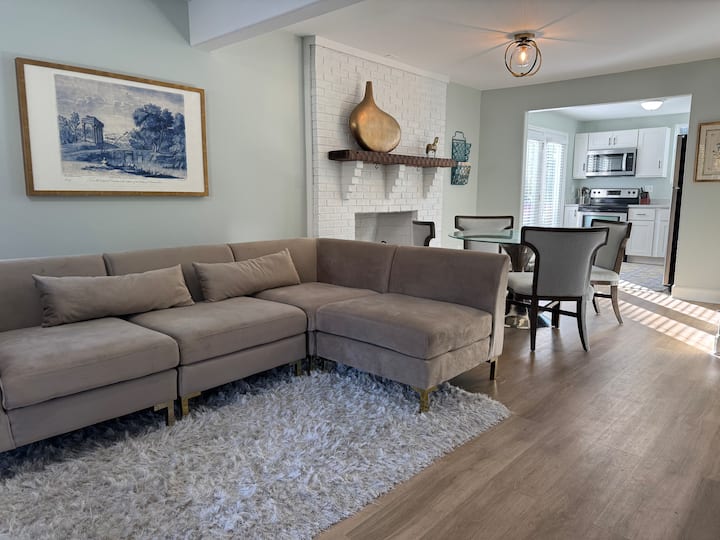 Cozy 2bd/2ba Bungalow <5 Min From Hpu & Hp Market - High Point, NC