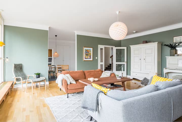 Stor Och Centralt Belägen Villa Nära Skidområdet - Suecia