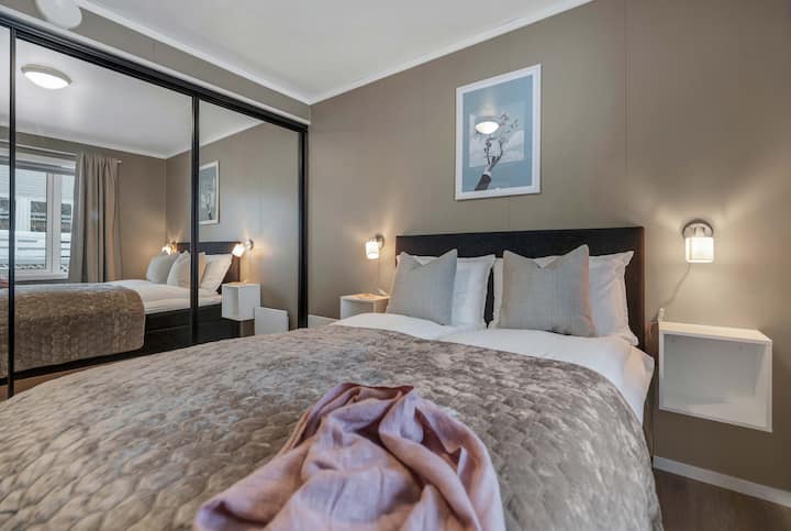 Warm 3 Bdr Apt | Northern Lights Watching Balcony - Tromsø