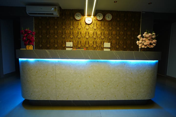 Jrf Hotel Deluxe Room. - Kolkata