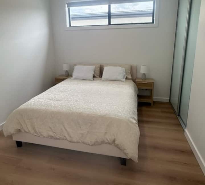 Cozy Bedroom Suite - Liverpool