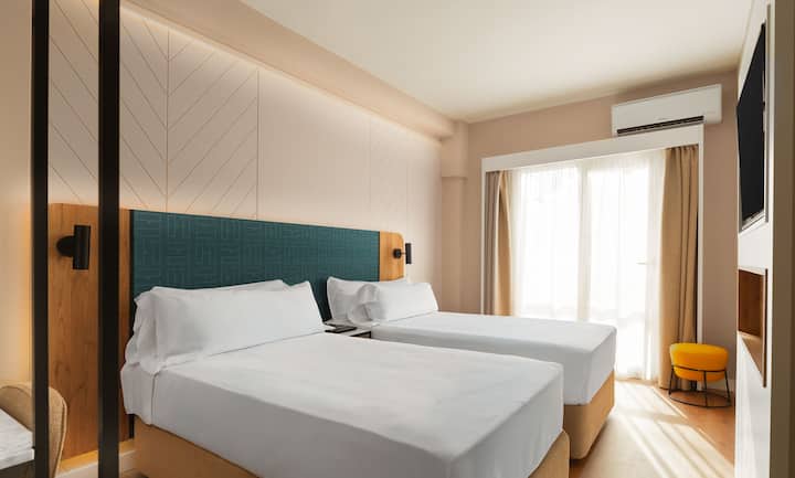 Hotel Major By Limehome | Twin Room + Balcony - Benidorm