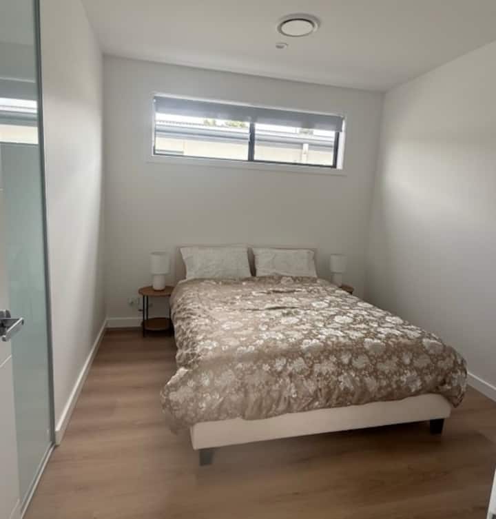 Cozy Bedroom Suite - Liverpool
