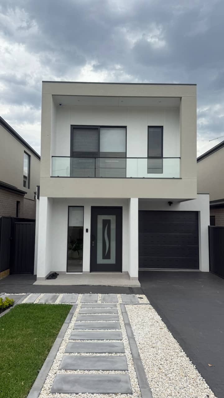 Cozy Bedroom Suite - Liverpool