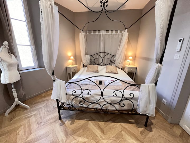 E - Le Secret De Louise T2 Avec Balcon Au Centre - Épernay