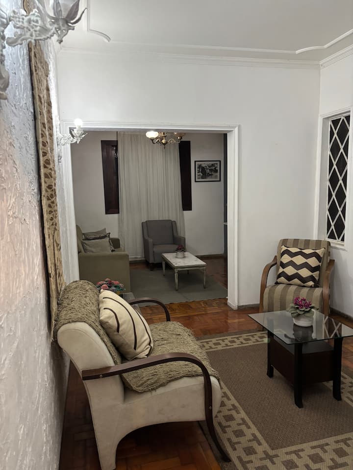 Casa Com Quatro Quartos Em Belo Horizonte - Belo Horizonte