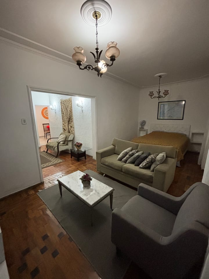 Casa Com Quatro Quartos Em Belo Horizonte - Belo Horizonte