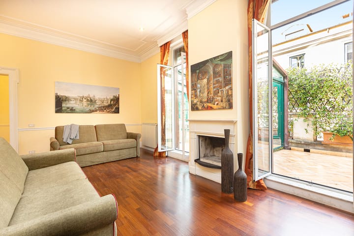 Prestigious Penthouse Piazza Barberini - Roma